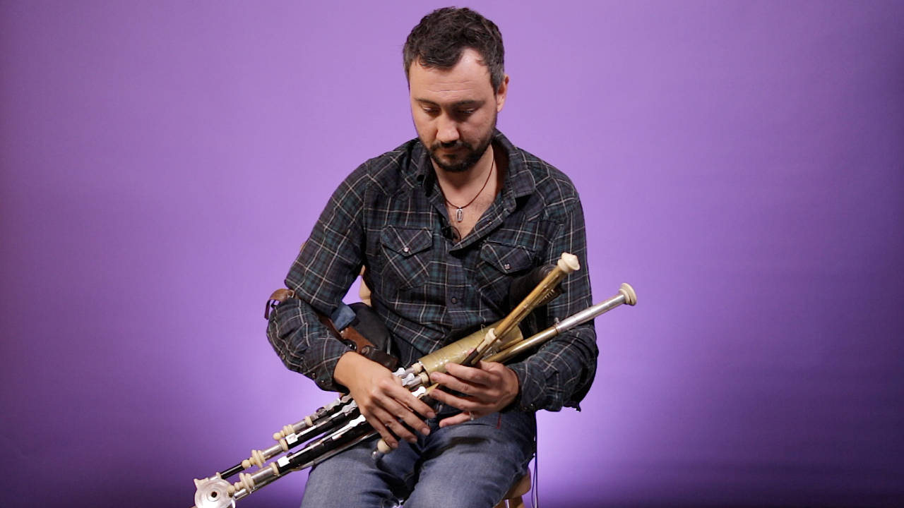 Learn How To Play The Uilleann Pipes | Uillean Pipe Basics - OAIM